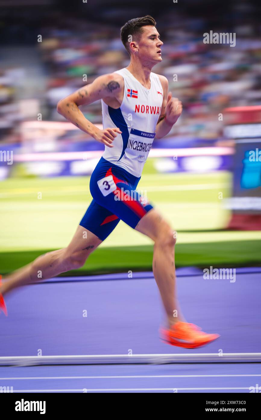 Sharlene Mawdsley participating in the 400 meters at the Paris 2024 ...
