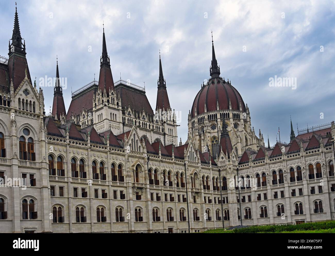 Entrance hungarian parliament building in hi-res stock photography and ...