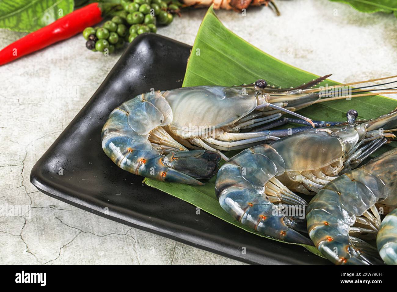 Raw blue river prawn in the plate for cooking Stock Photo - Alamy