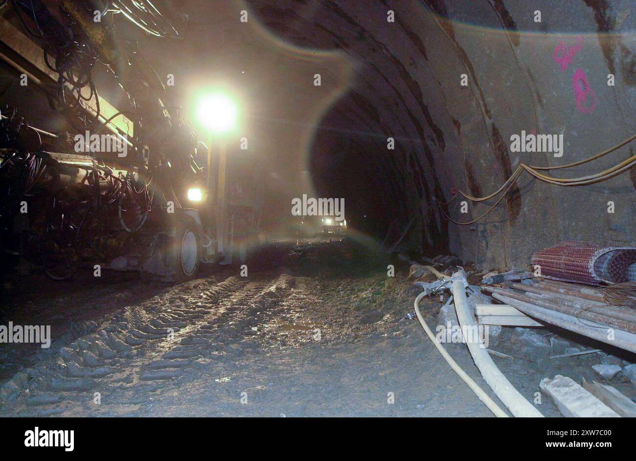 RECORD DATE NOT STATED tunnel construction in civil engineering, tunnel ...