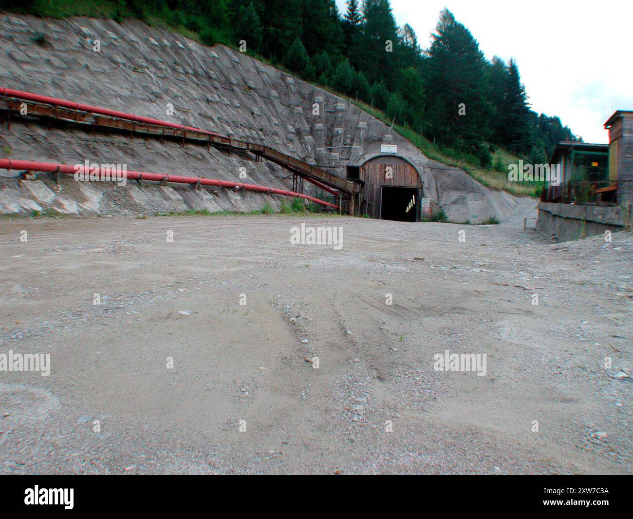 tunnel construction in civil engineering, tunnel as an underground ...