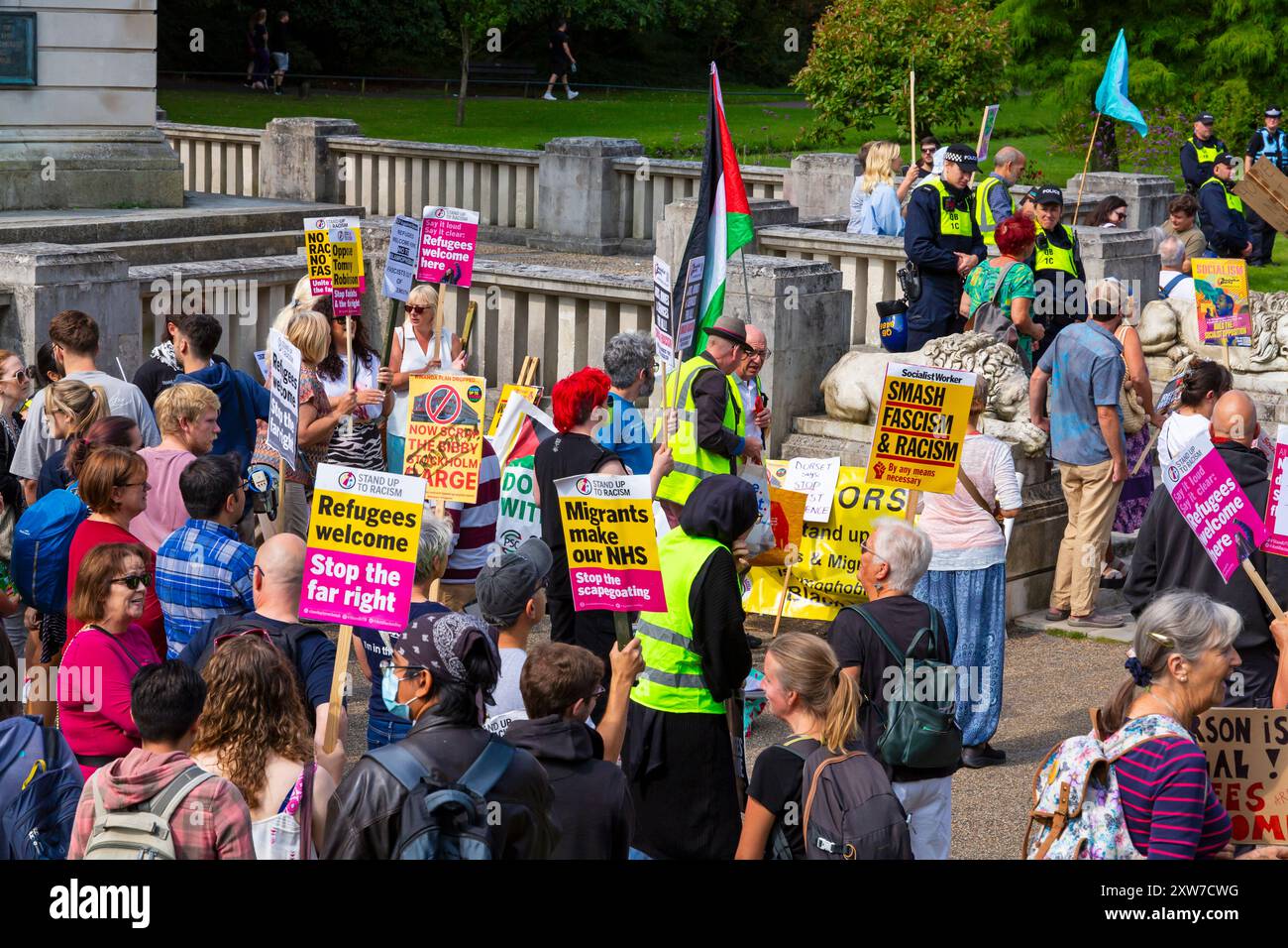 Uk riots 2024 nhs hi-res stock photography and images - Alamy