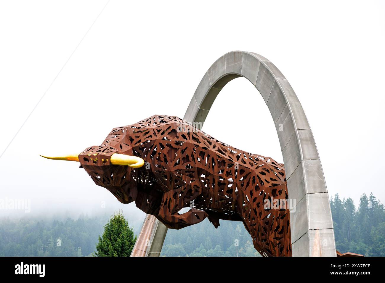 Red bull statue spielberg hi-res stock photography and images - Alamy