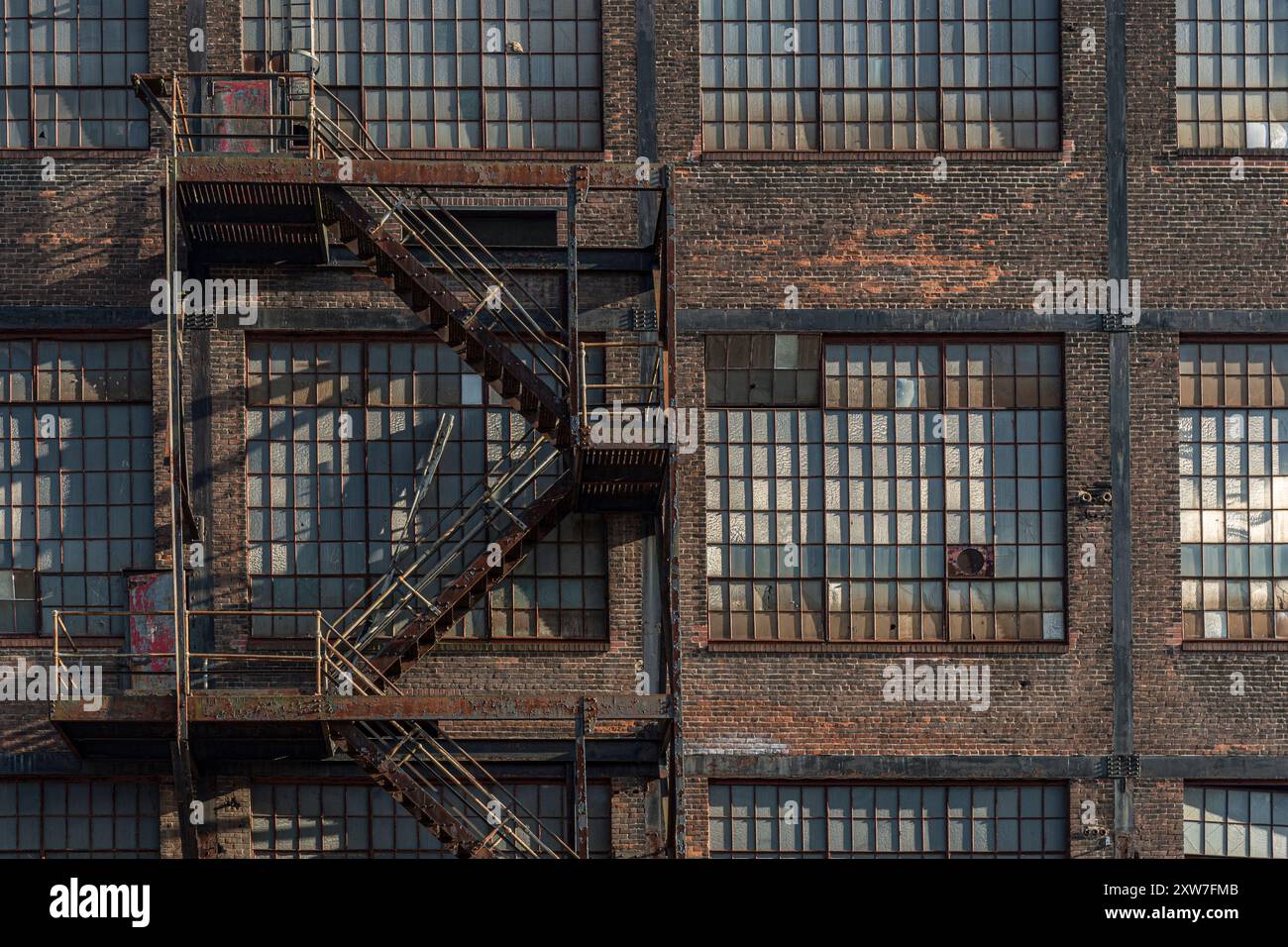 Old brick industrial building exterior hi-res stock photography and ...