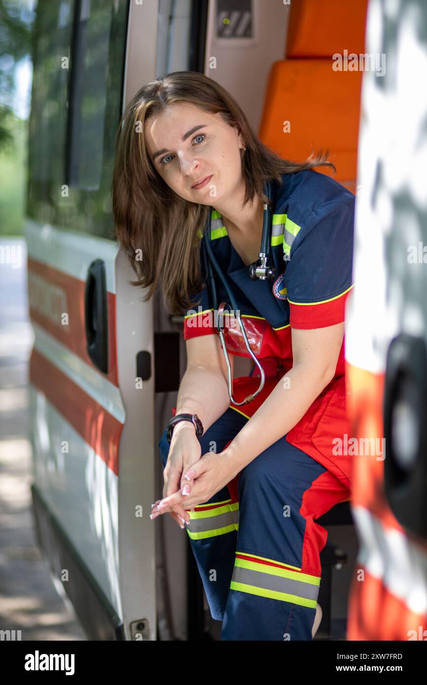 Fighter ambulance staff hi-res stock photography and images - Alamy
