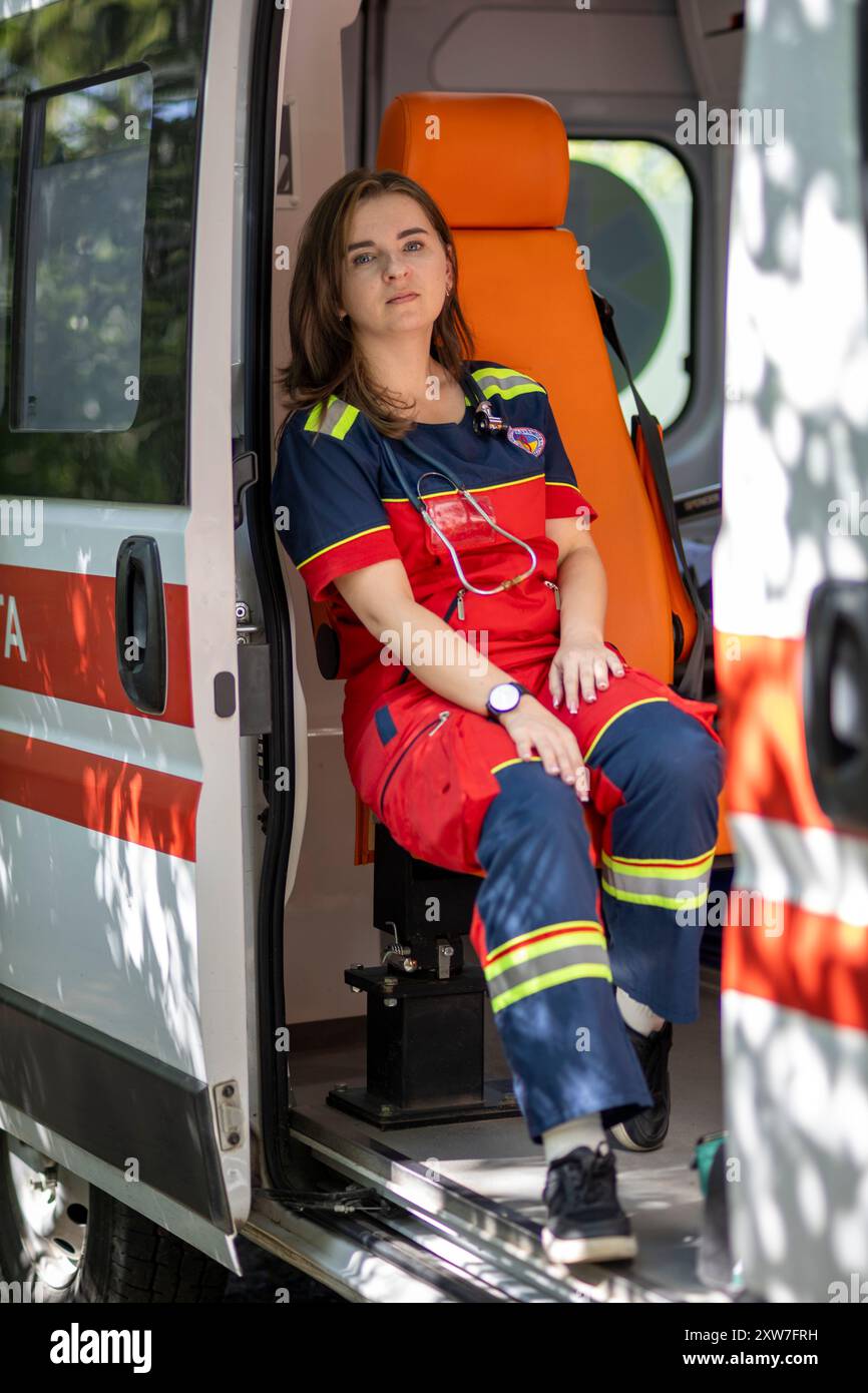 Fighter ambulance staff hi-res stock photography and images - Alamy