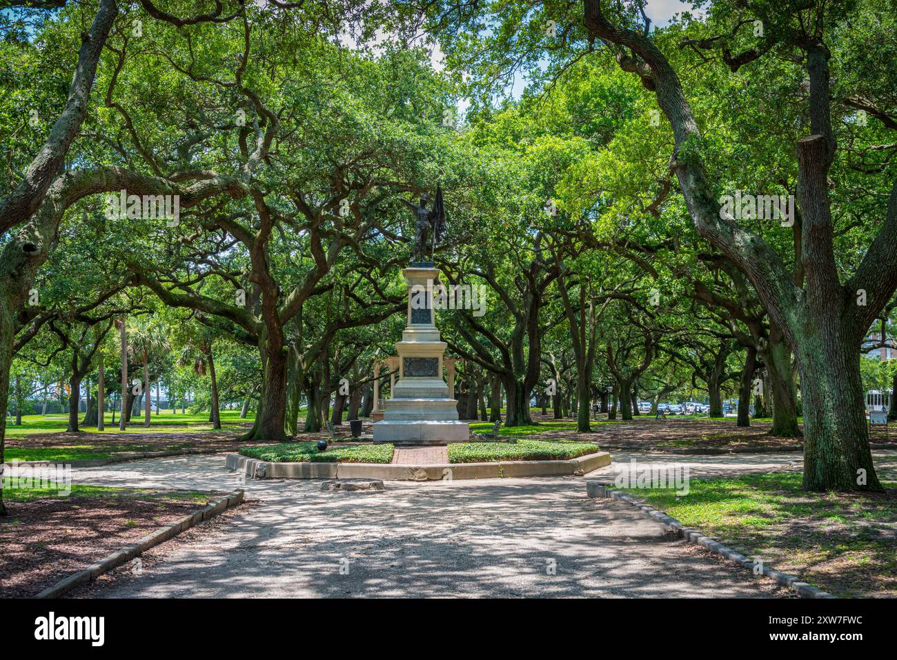 White point garden in charleston hi-res stock photography and images ...