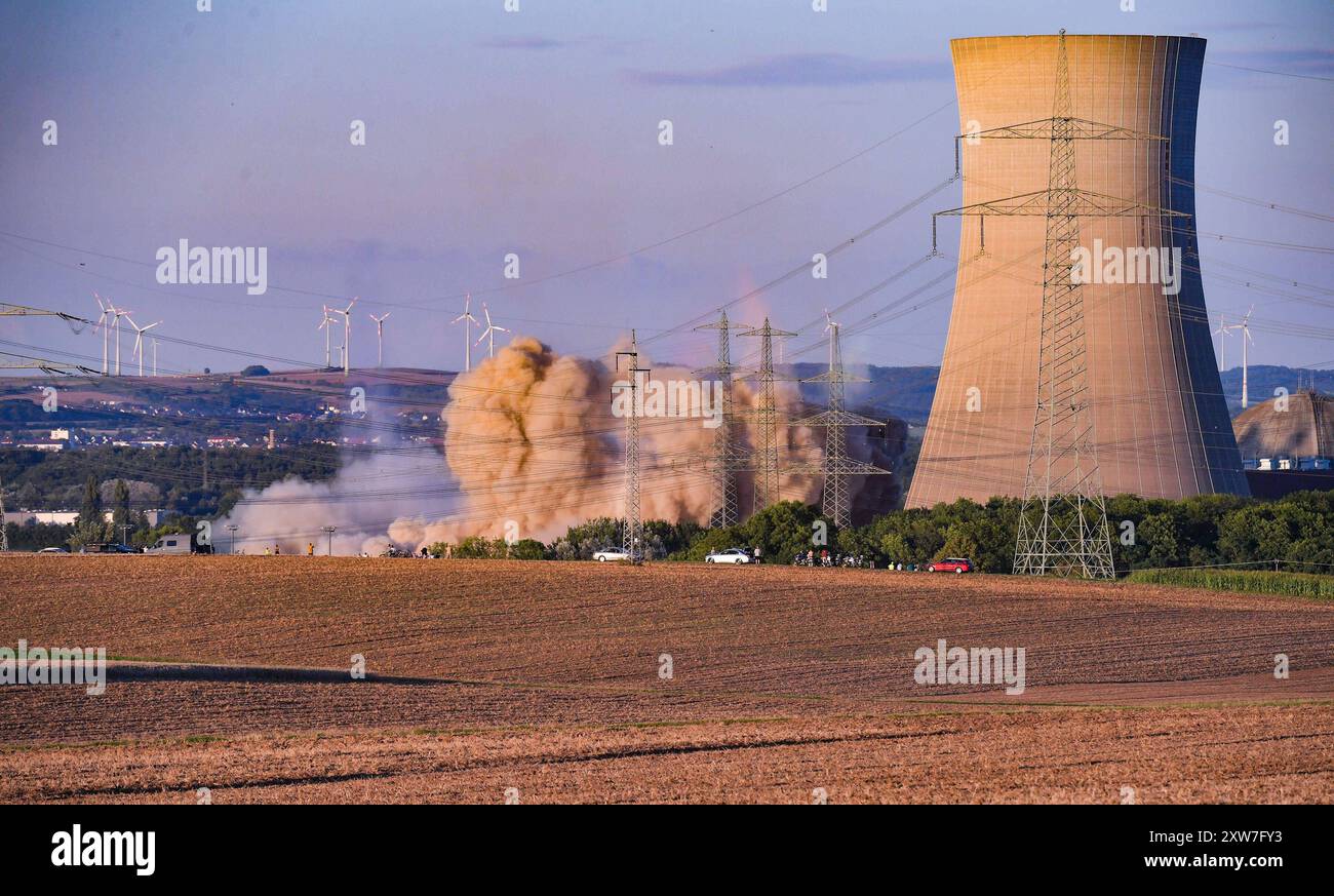 16.08.2024, xblx, AKW Grafenrheinfeld, Sprengung der Kühltürme, emwirt ...