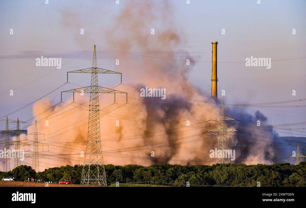 16.08.2024, xblx, AKW Grafenrheinfeld, Sprengung der Kühltürme, emwirt ...