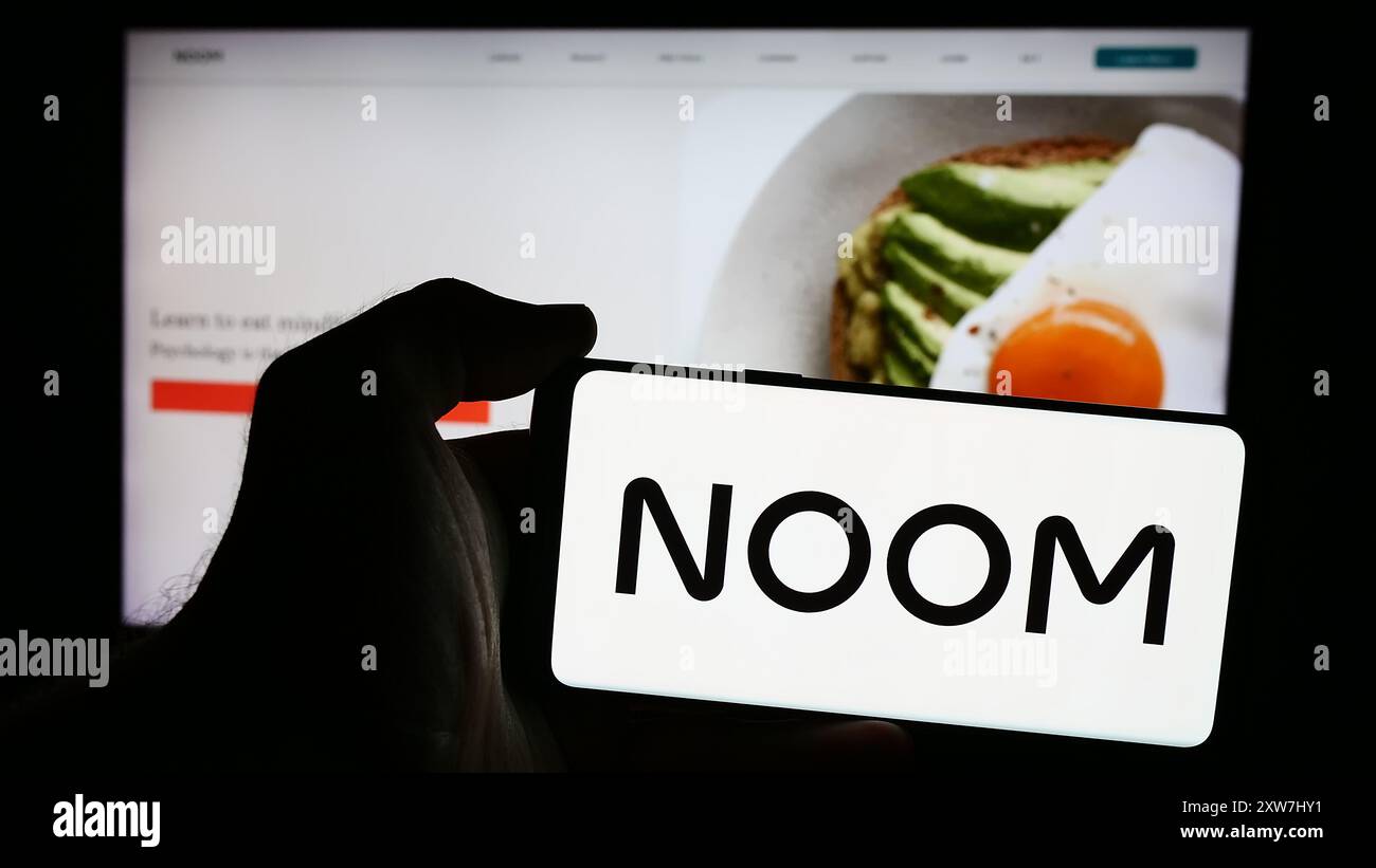 Noom logo hi-res stock photography and images - Alamy