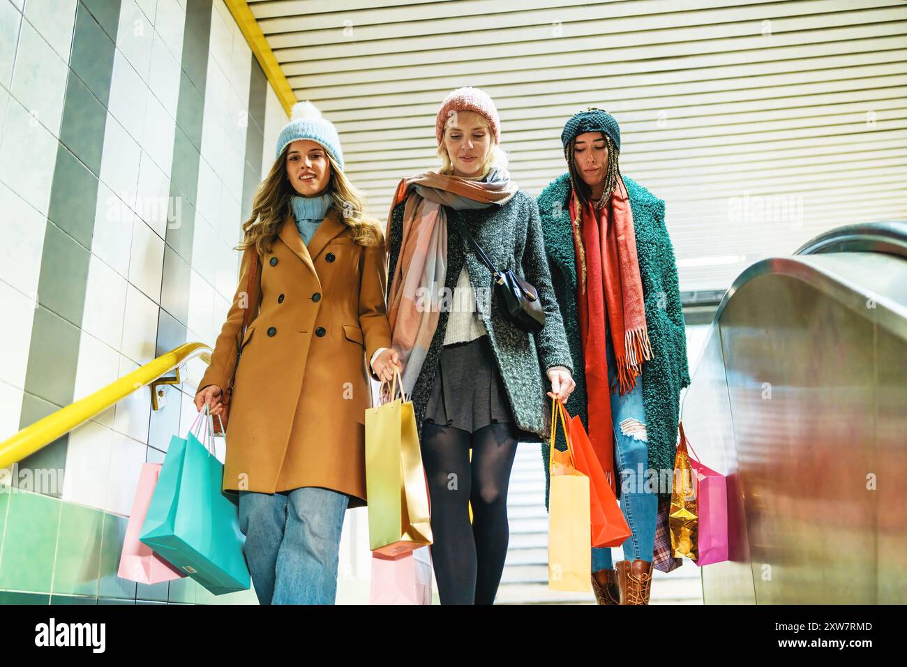 Trendy mall outfits hi-res stock photography and images - Alamy
