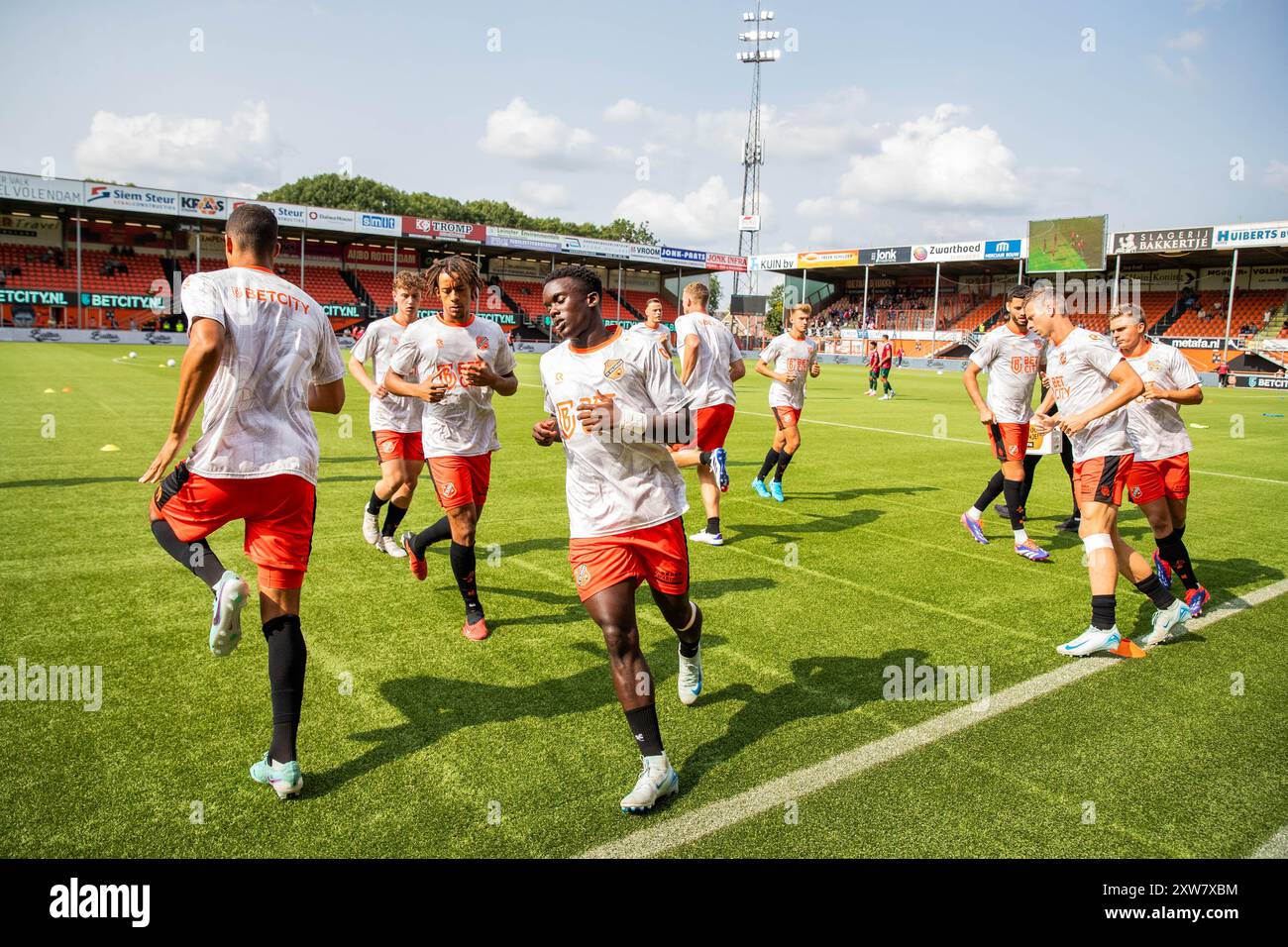VOLENDAM, 18-08-2024, Kras Stadium, Dutch Football, Keuken Kampioen ...