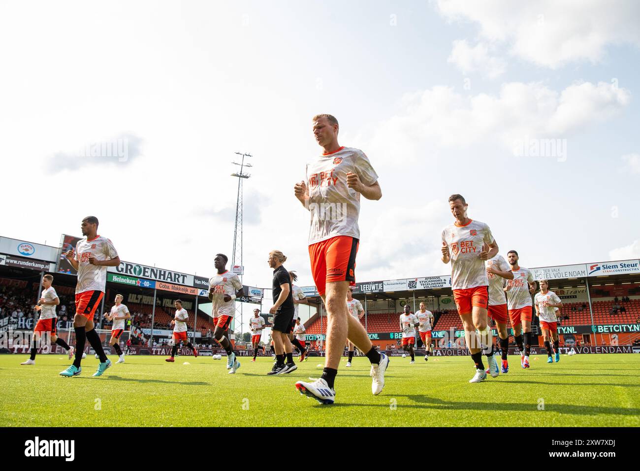 VOLENDAM, 18-08-2024, Kras Stadium, Dutch Football, Keuken Kampioen ...