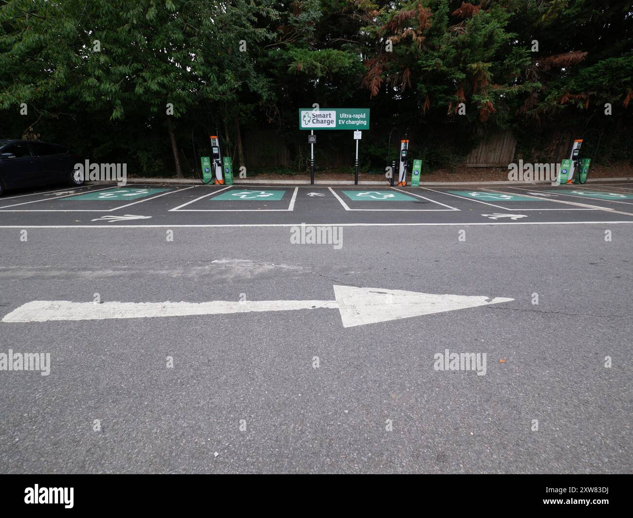 EV Smart Charge station Ultra-rapid charging, powered by Sainsbury's ...