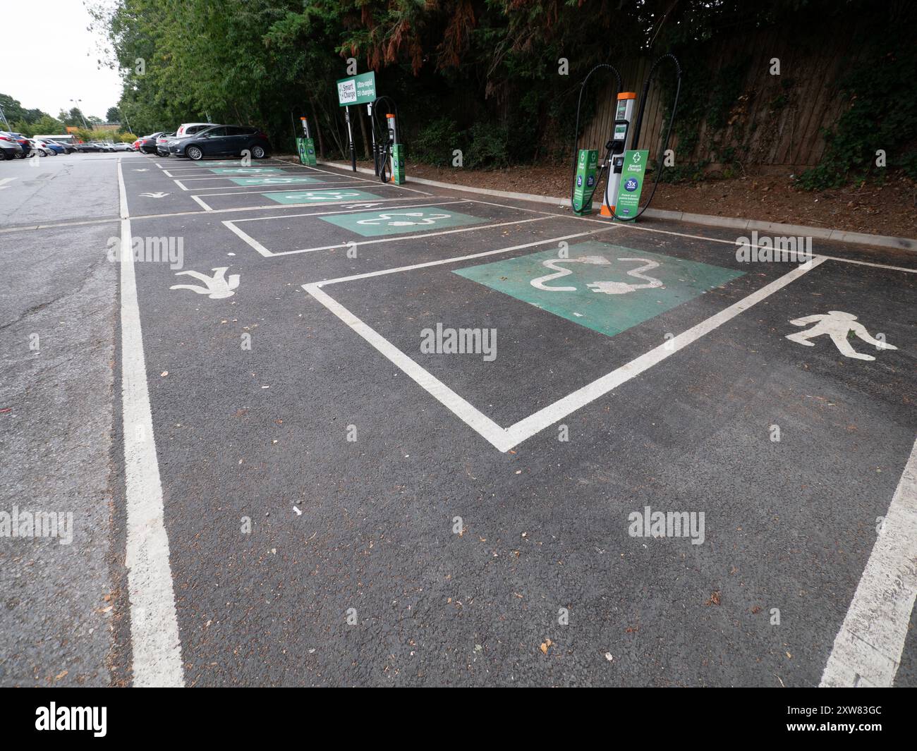EV Smart Charge station Ultra-rapid charging, powered by Sainsbury's ...