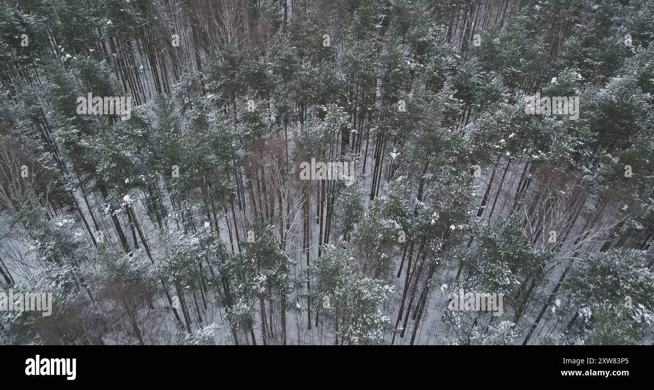 Aerial forward flight tilt over hi-res stock photography and images - Alamy