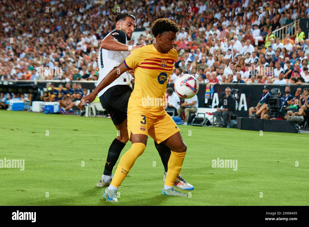 Valencia cf and fc barcelona hi-res stock photography and images - Alamy