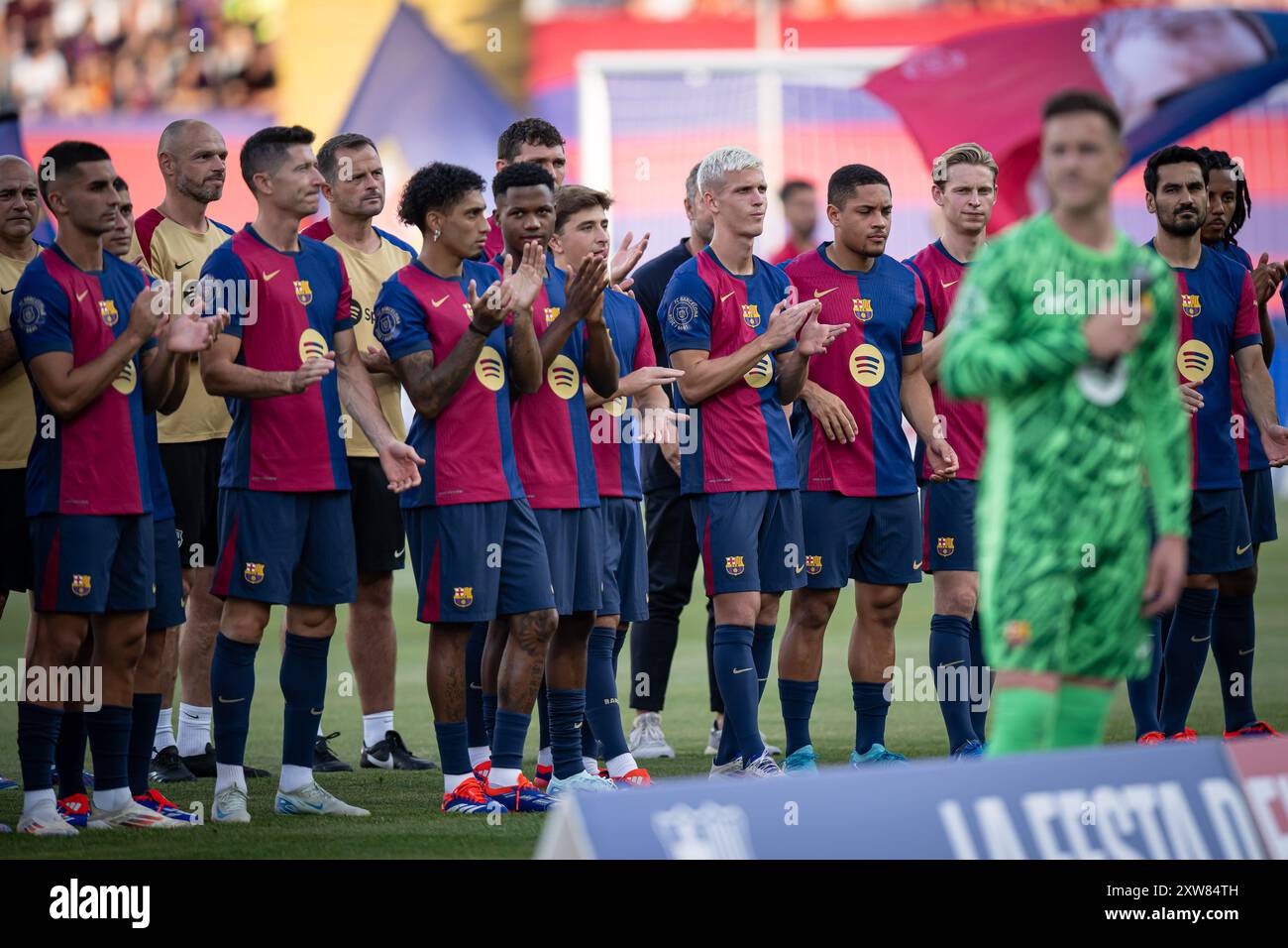 Fc barcelona team group photo hi-res stock photography and images - Alamy
