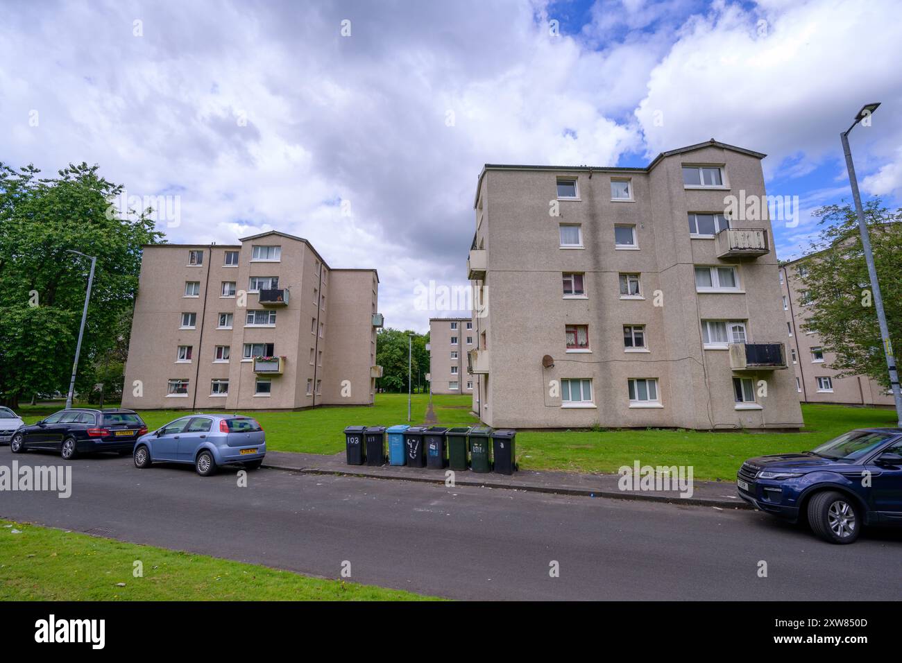 Council housing at Winning Quadrant Wishaw Stock Photo - Alamy