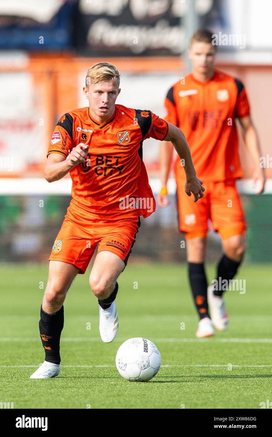 VOLENDAM, 18-08-2024, Kras Stadium, Dutch Football, Keuken Kampioen ...