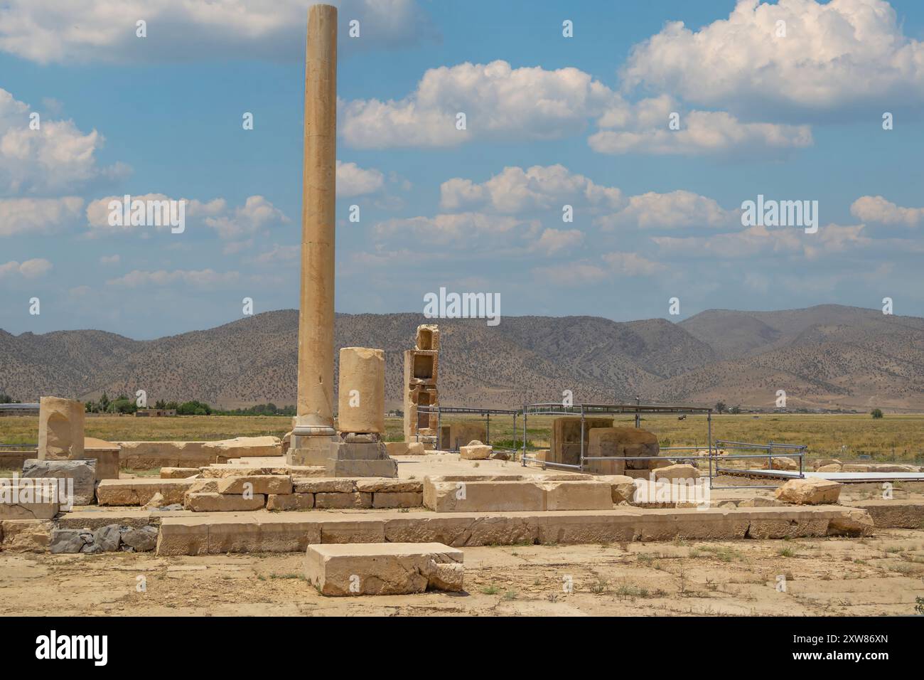 Ruins of Bar-e Aam Palace at ancient Pasargadae -shiraz- Iran Stock ...