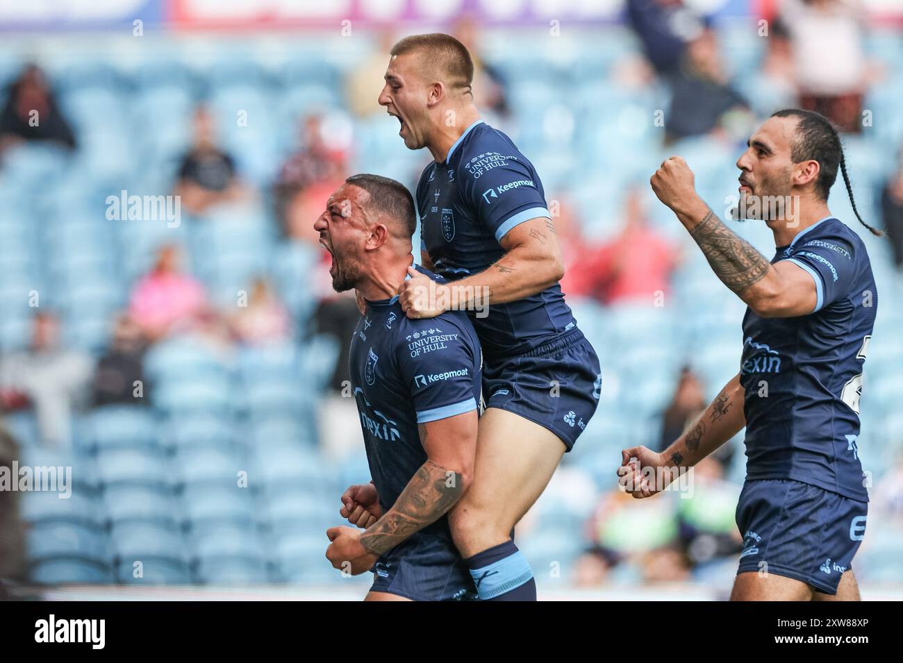 Elliot minchella mikey lewis of hull kr hi-res stock photography and ...