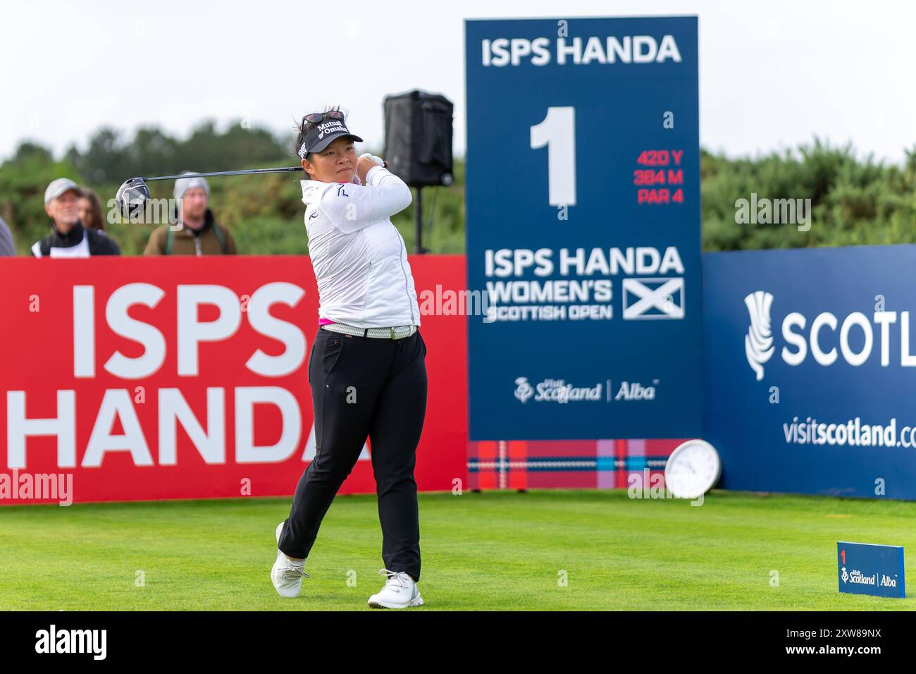 North Ayrshire, Scotland. 18th August 2024. Megan Khang starting her final round of the 2024 ...