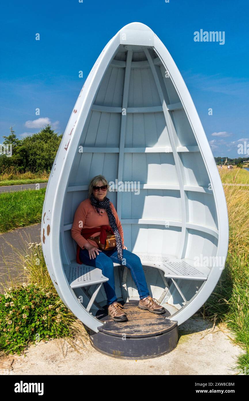 Dokies egg sculpture hi-res stock photography and images - Alamy