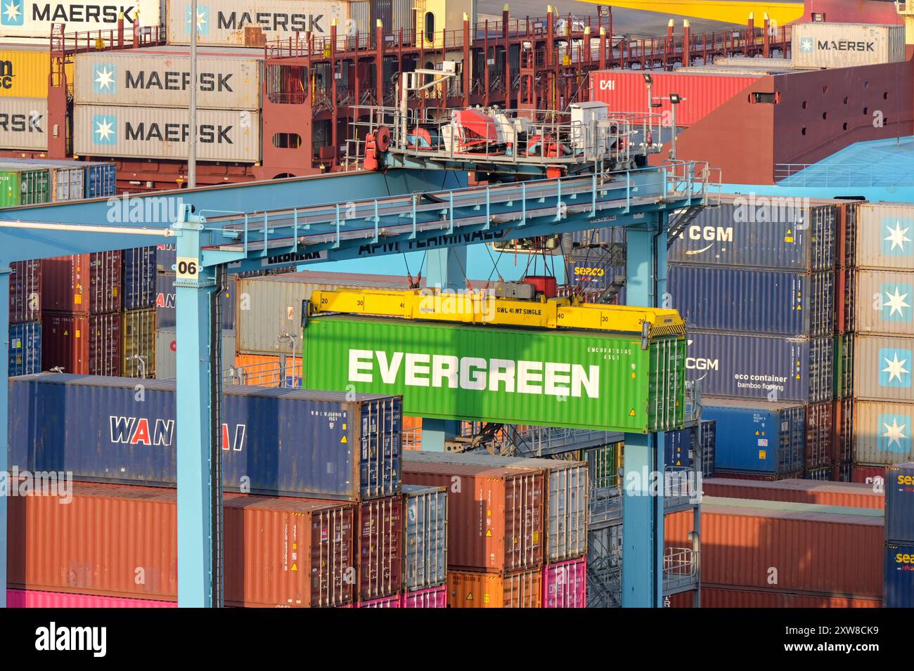 Evergreen container terminal hi-res stock photography and images - Alamy
