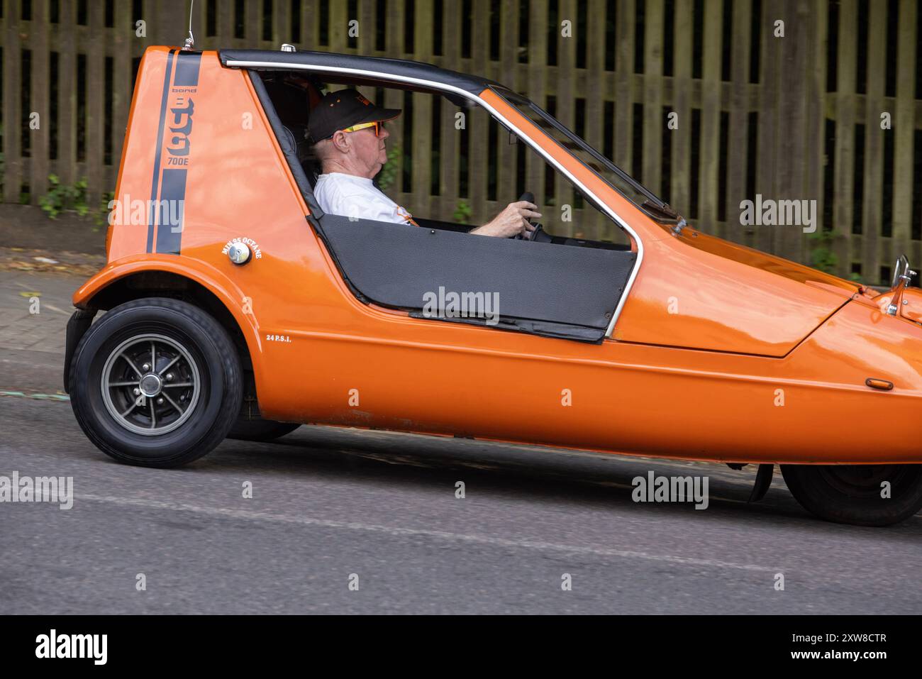 pic shows: Bond Bug 700e spotted on the streets of London nearly ...