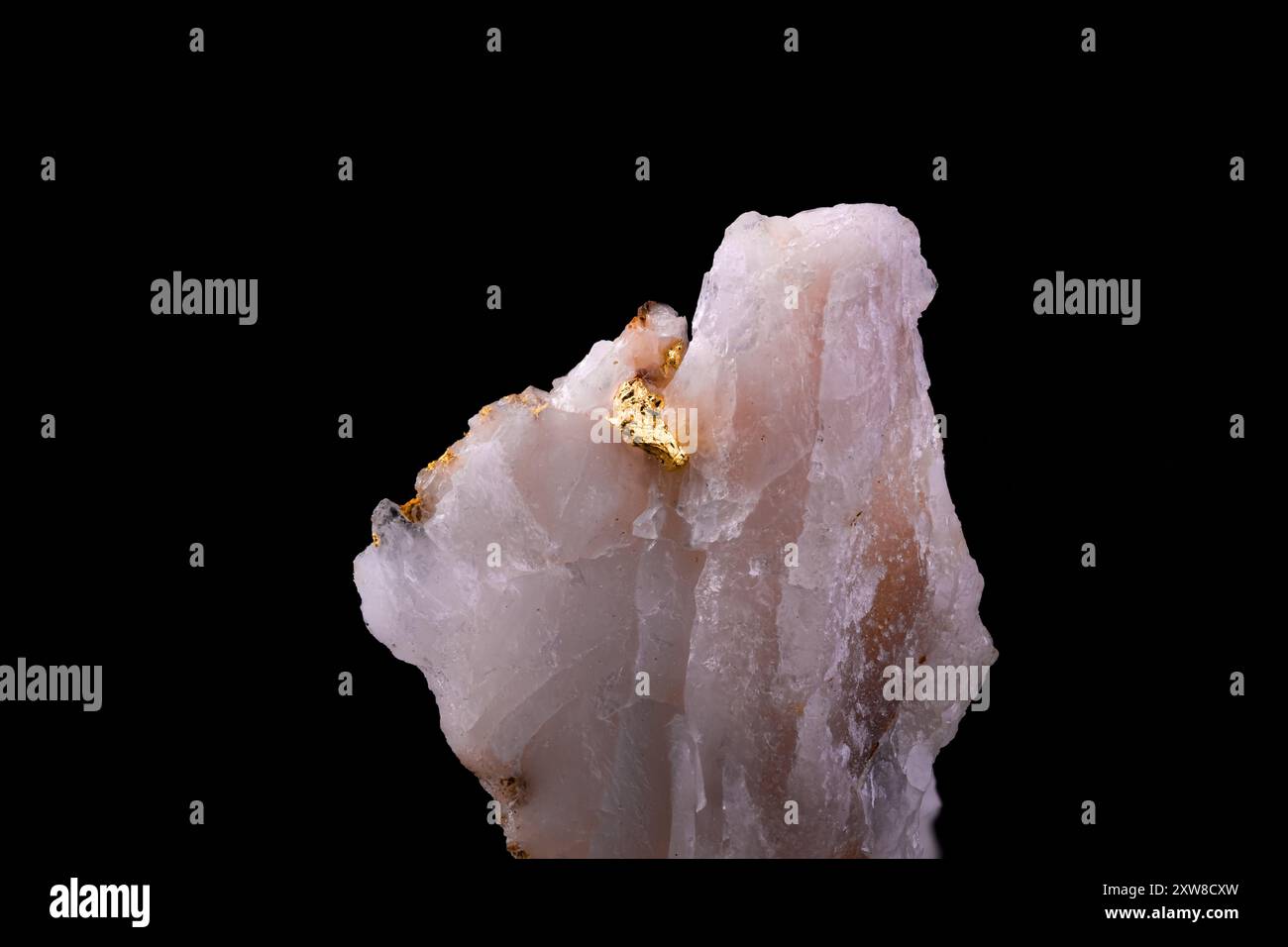 Native Gold on quartz from Sierra de la Chimenea, Spain. photography ...
