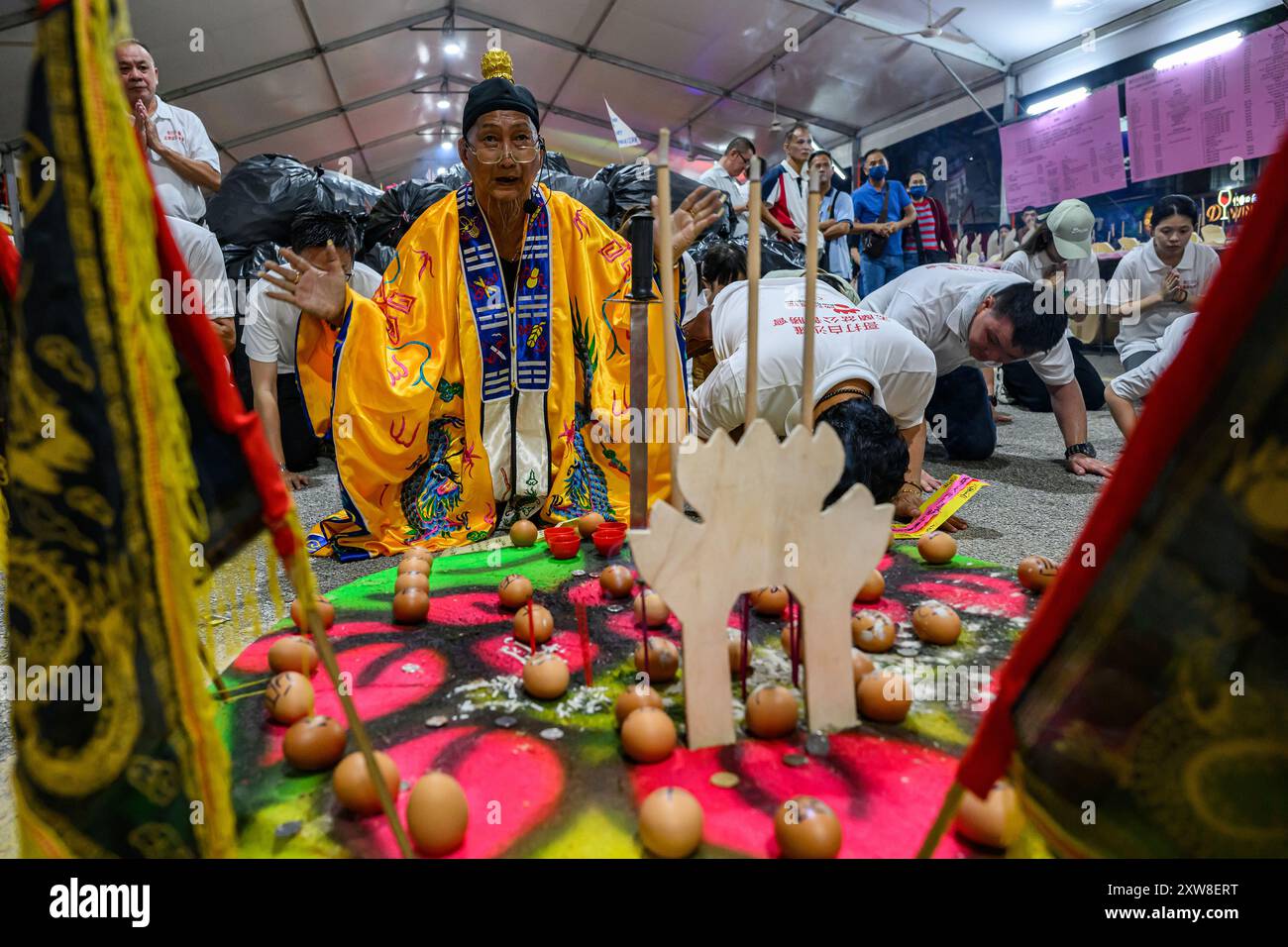 Kuala Lumpur, Selangor, Malaysia. 14th Aug, 2024. Ethnic Chinese priest ...