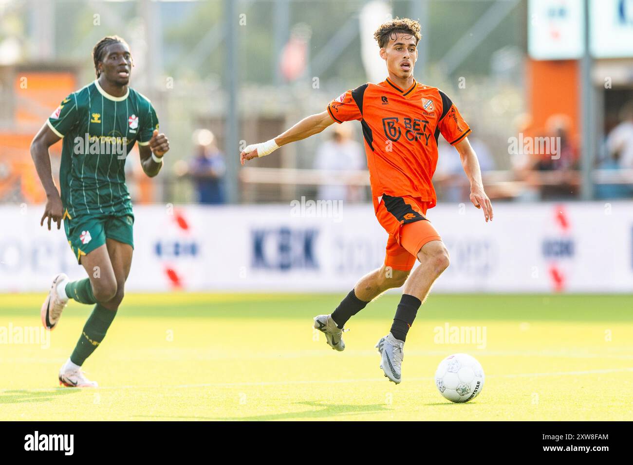 VOLENDAM, 18-08-2024, Kras Stadium, Dutch Football, Keuken Kampioen ...
