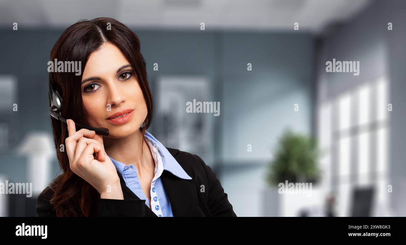 Modern office setting hi-res stock photography and images - Alamy