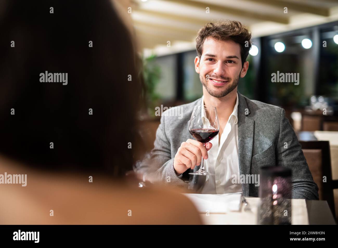 Two people having dinner in restaurant hi-res stock photography and ...