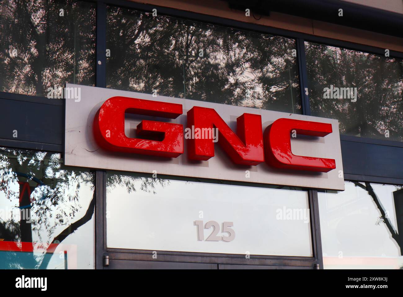 Gnc storefront sign logo hi-res stock photography and images - Alamy