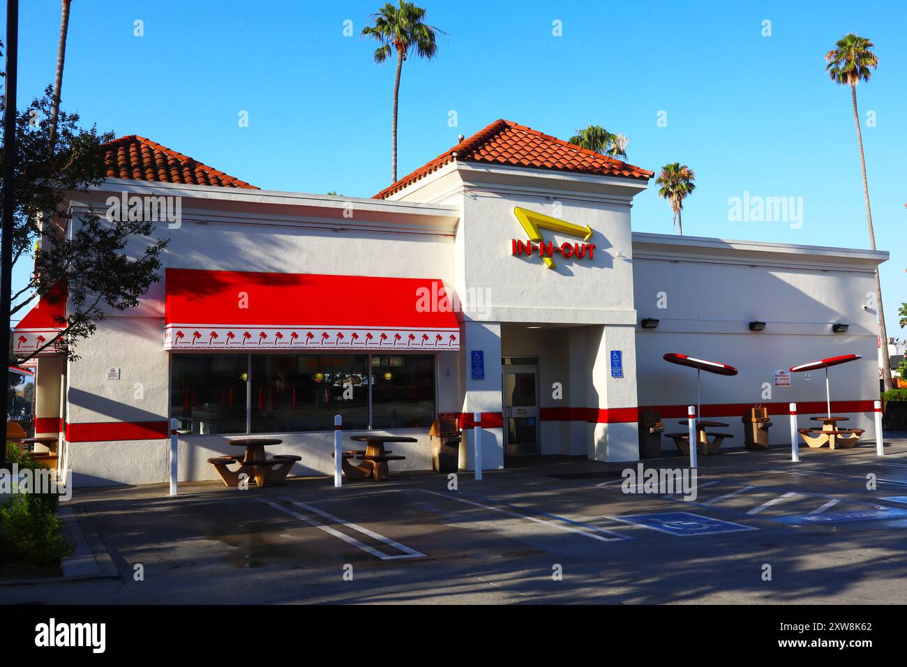 IN-N-OUT BURGER Restaurant. American chain of Fast Food Restaurants ...