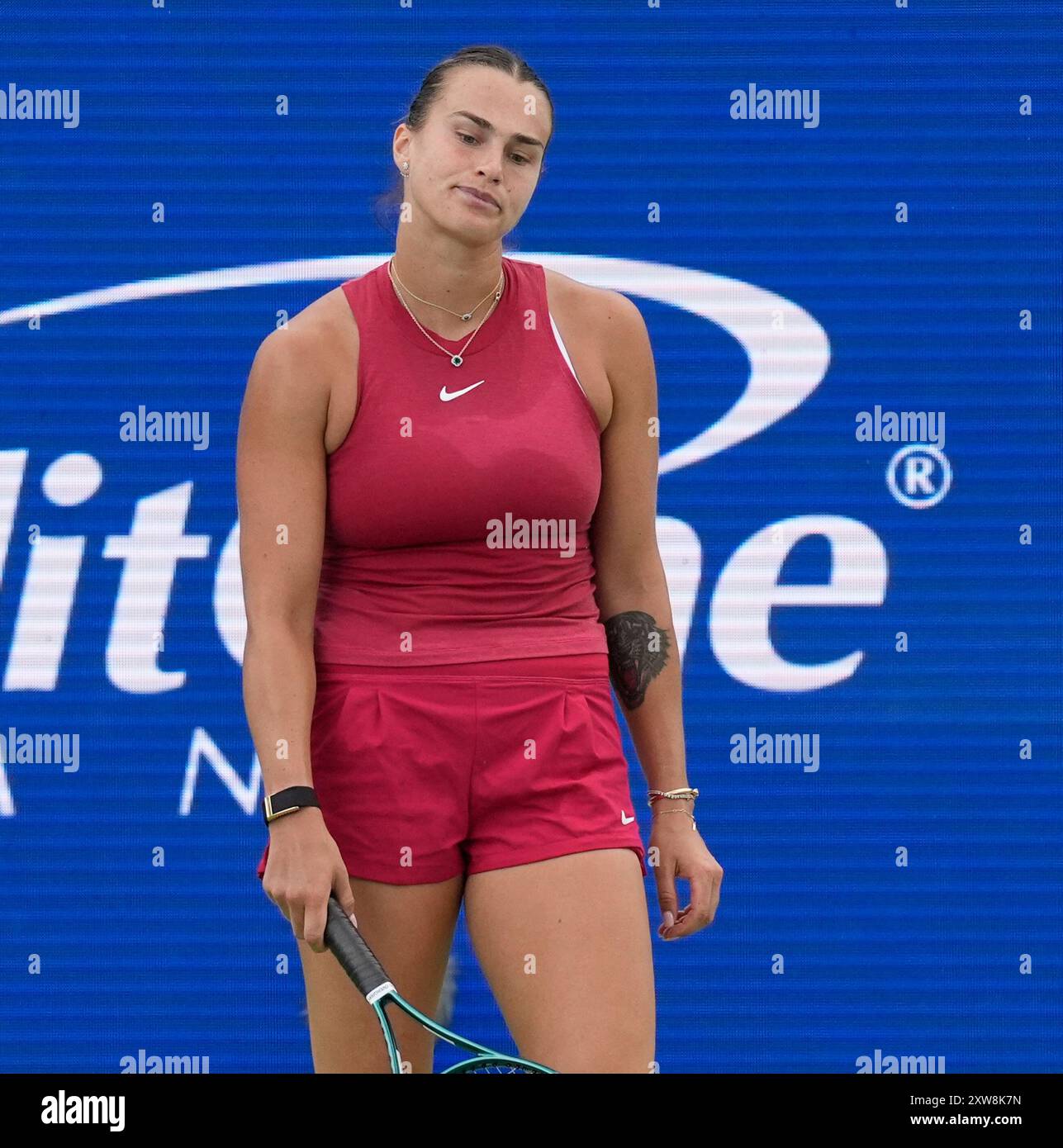 Iga swiatek pol v aryna sabalenka hi-res stock photography and images ...