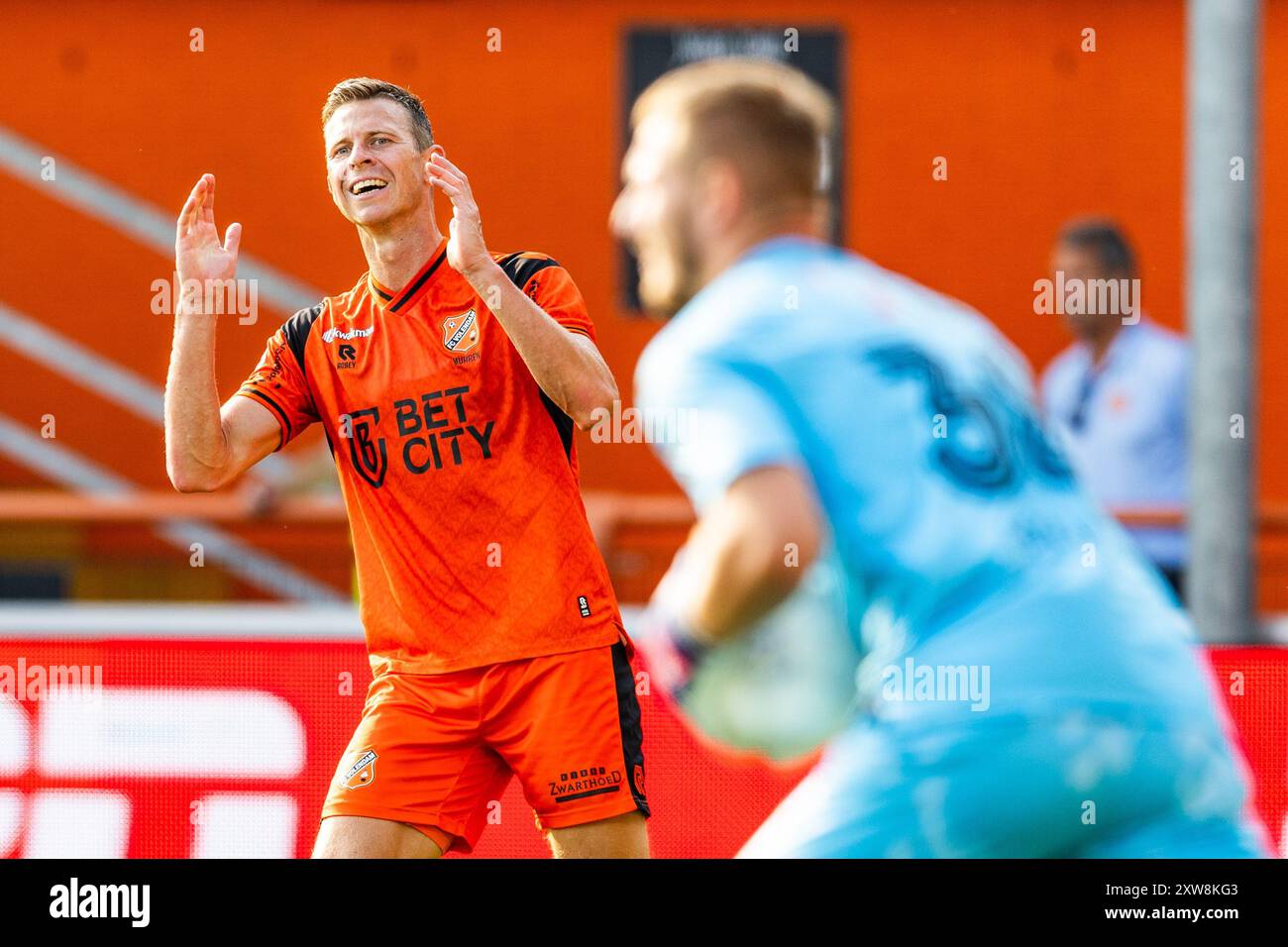 VOLENDAM, 18-08-2024, Kras Stadium, Dutch Football, Keuken Kampioen ...