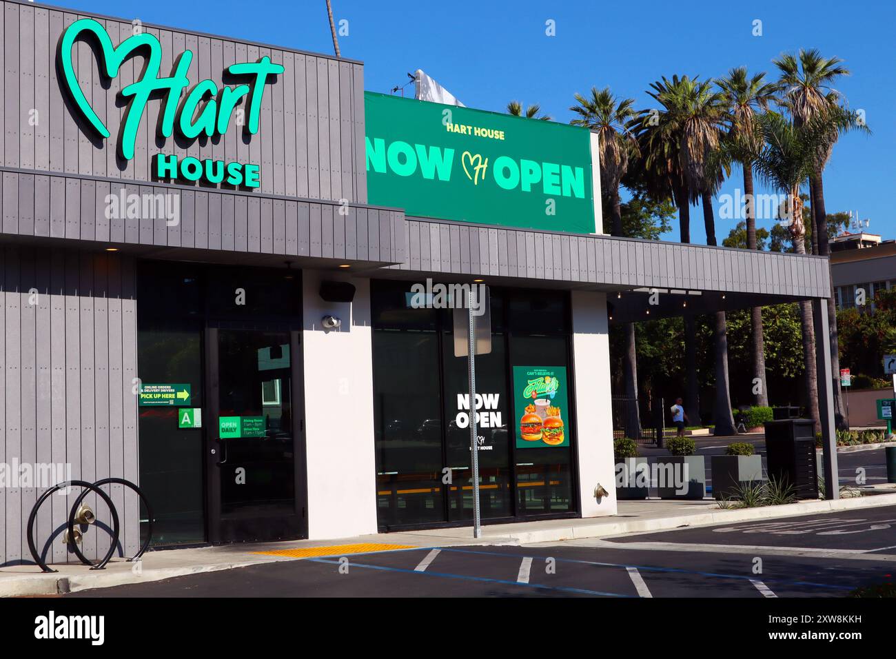 Hart House, fast food restaurant located at 6800 Sunset Blvd, Los ...