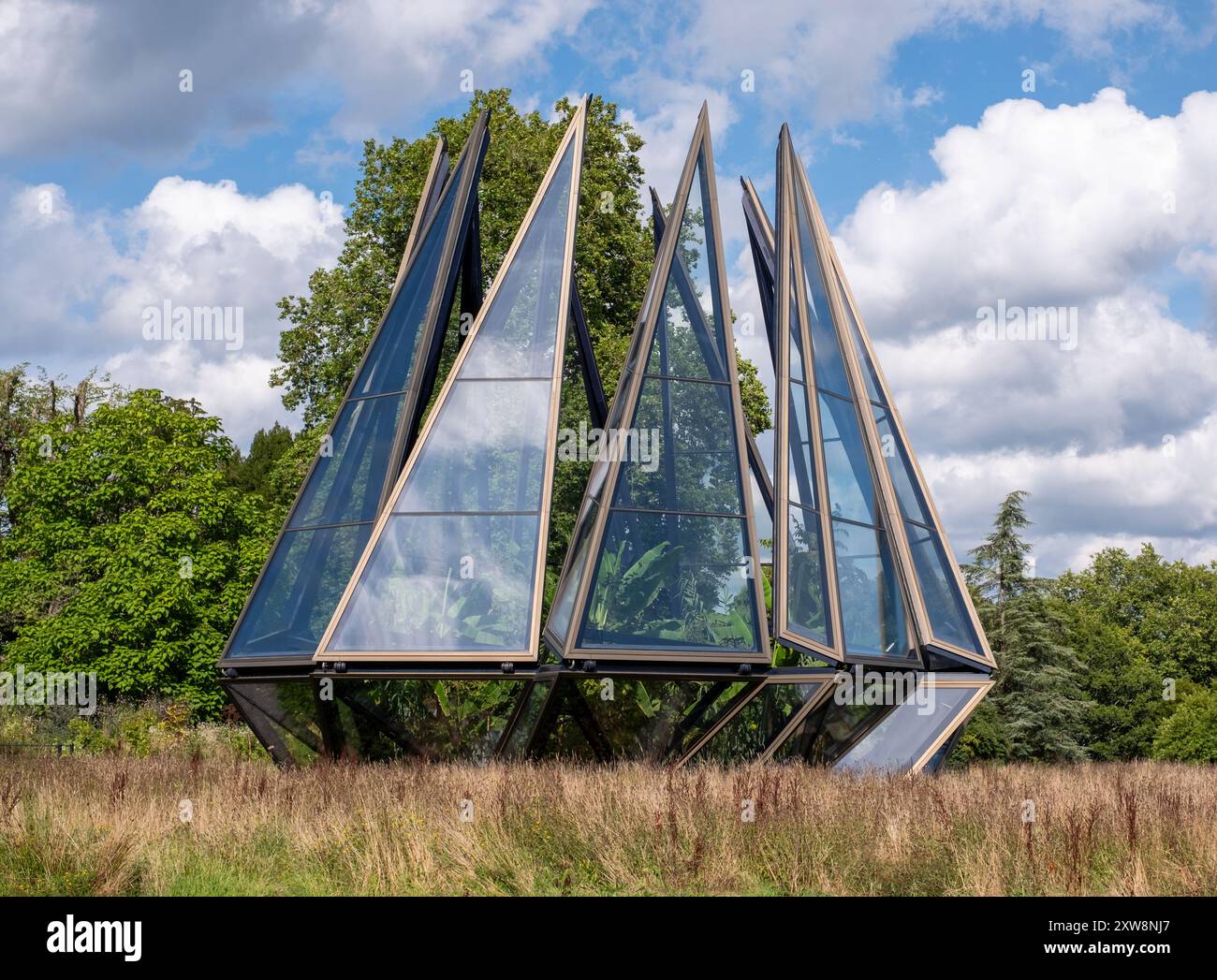 Woolbeding Glasshouse. Pyramid shaped modern conservatory designed by ...