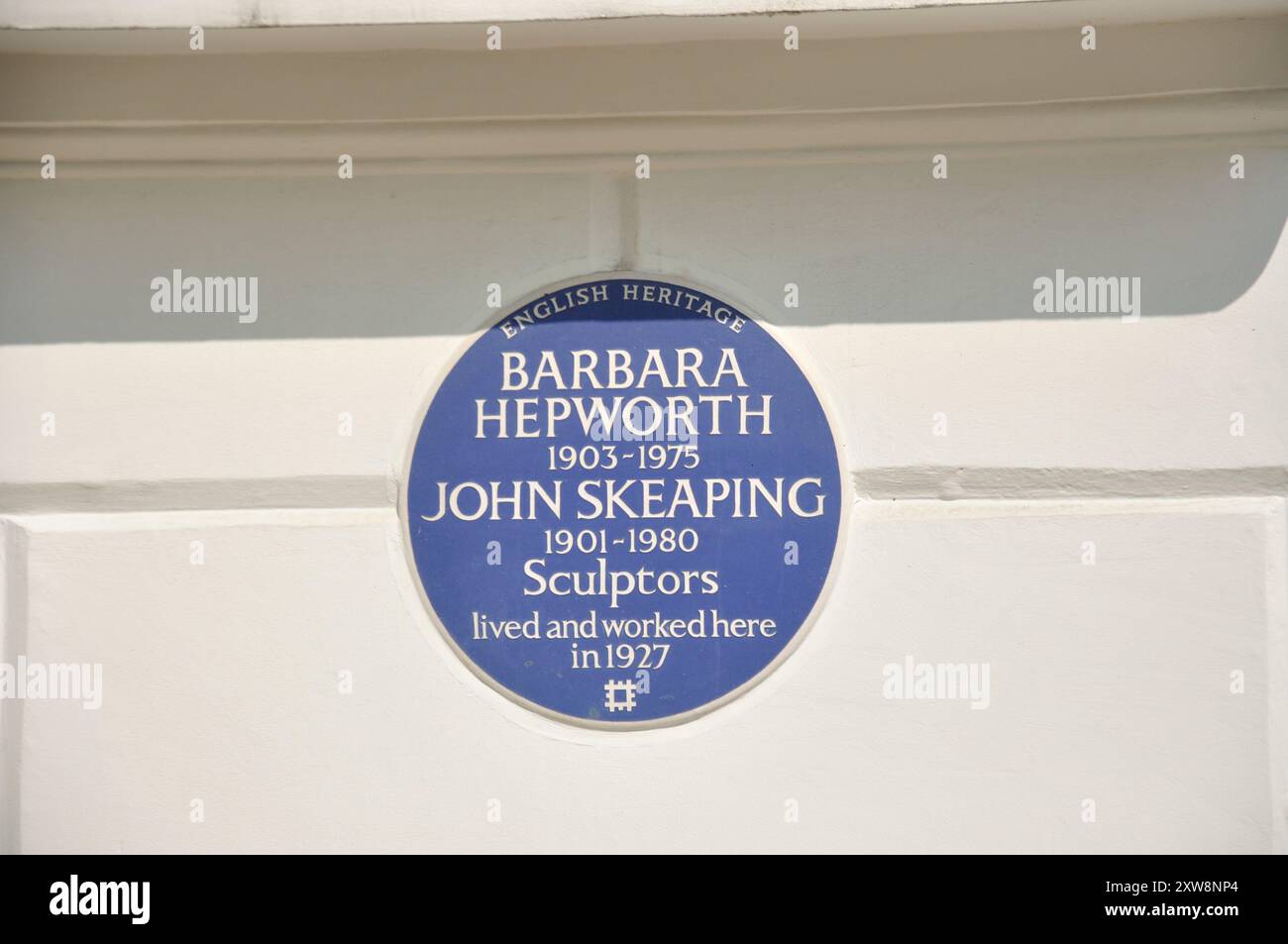 Blue Plaque commemorating the house where Barbara Hepworth and John ...