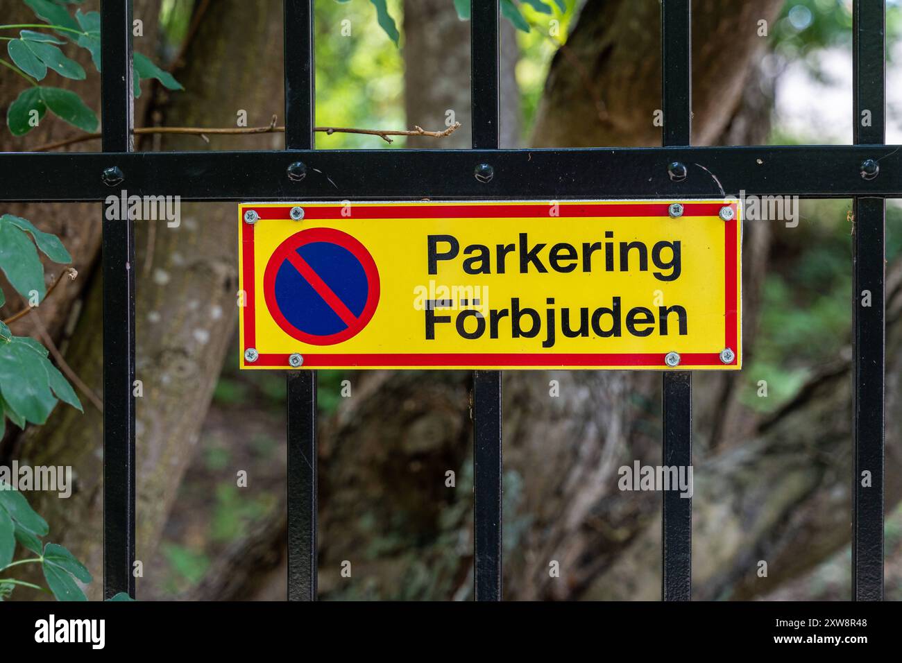 Schwedisches verkehrszeichen hi-res stock photography and images - Alamy