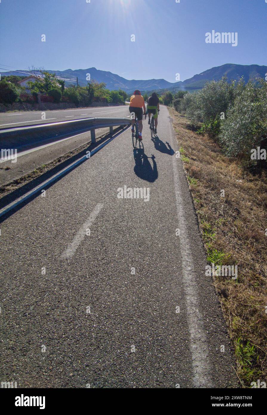 Two lane road guardrails hi-res stock photography and images - Alamy
