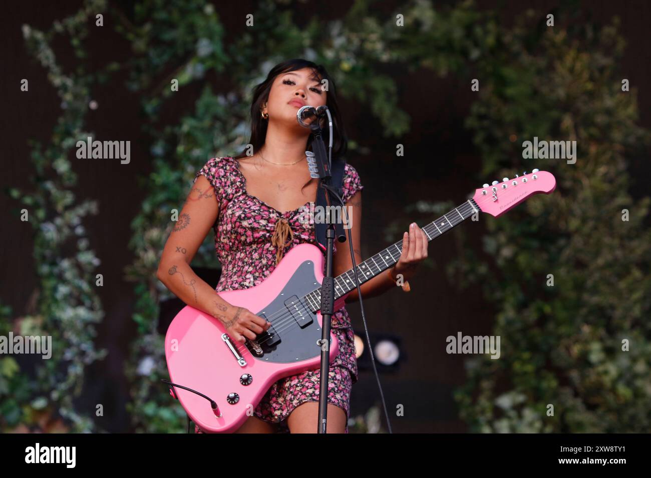 18th August 2024 London UK Beabadoobee performance at ALL Points East ...