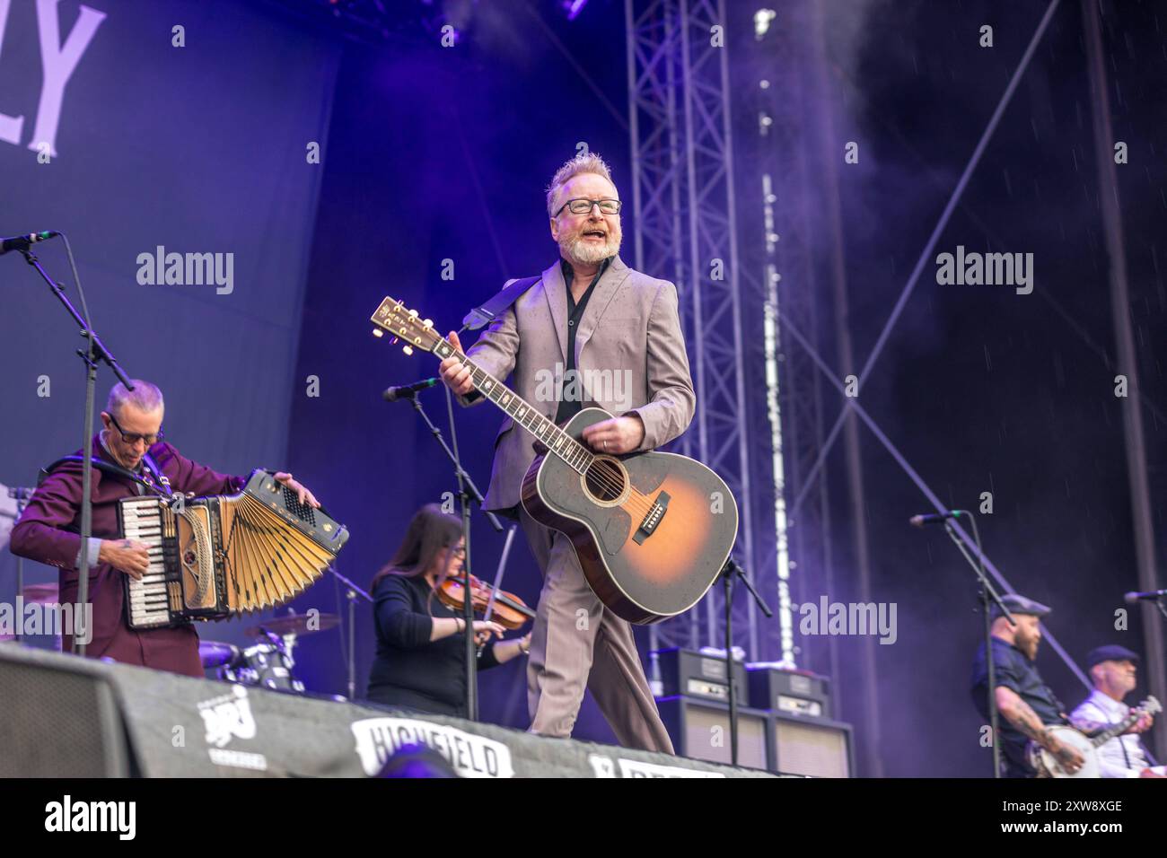 Auf dem banjo hi-res stock photography and images - Alamy