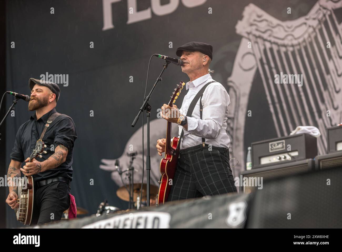 Auf dem banjo hi-res stock photography and images - Alamy