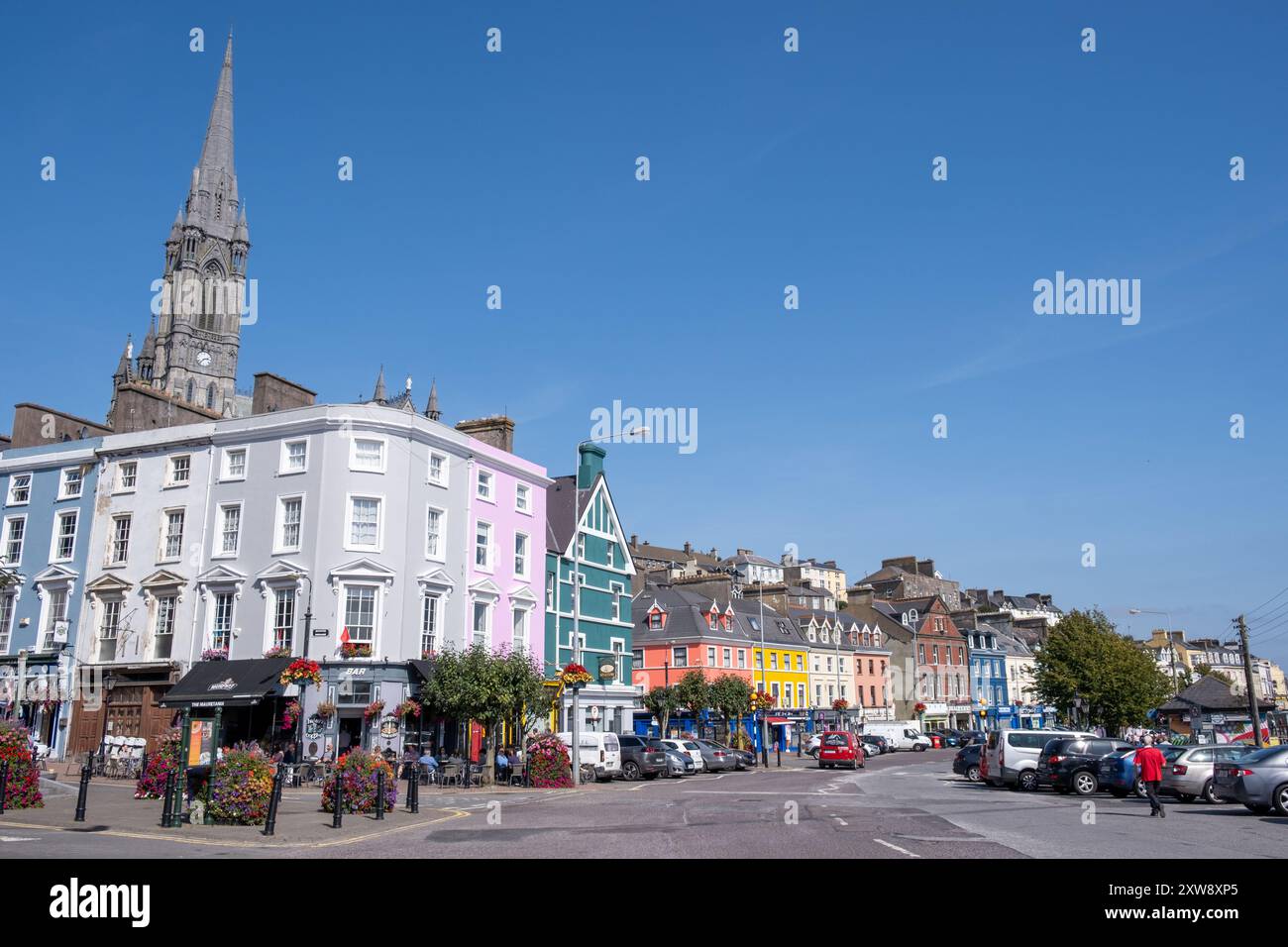 Central Square of Cobh village with colorful houses. County Cork ...