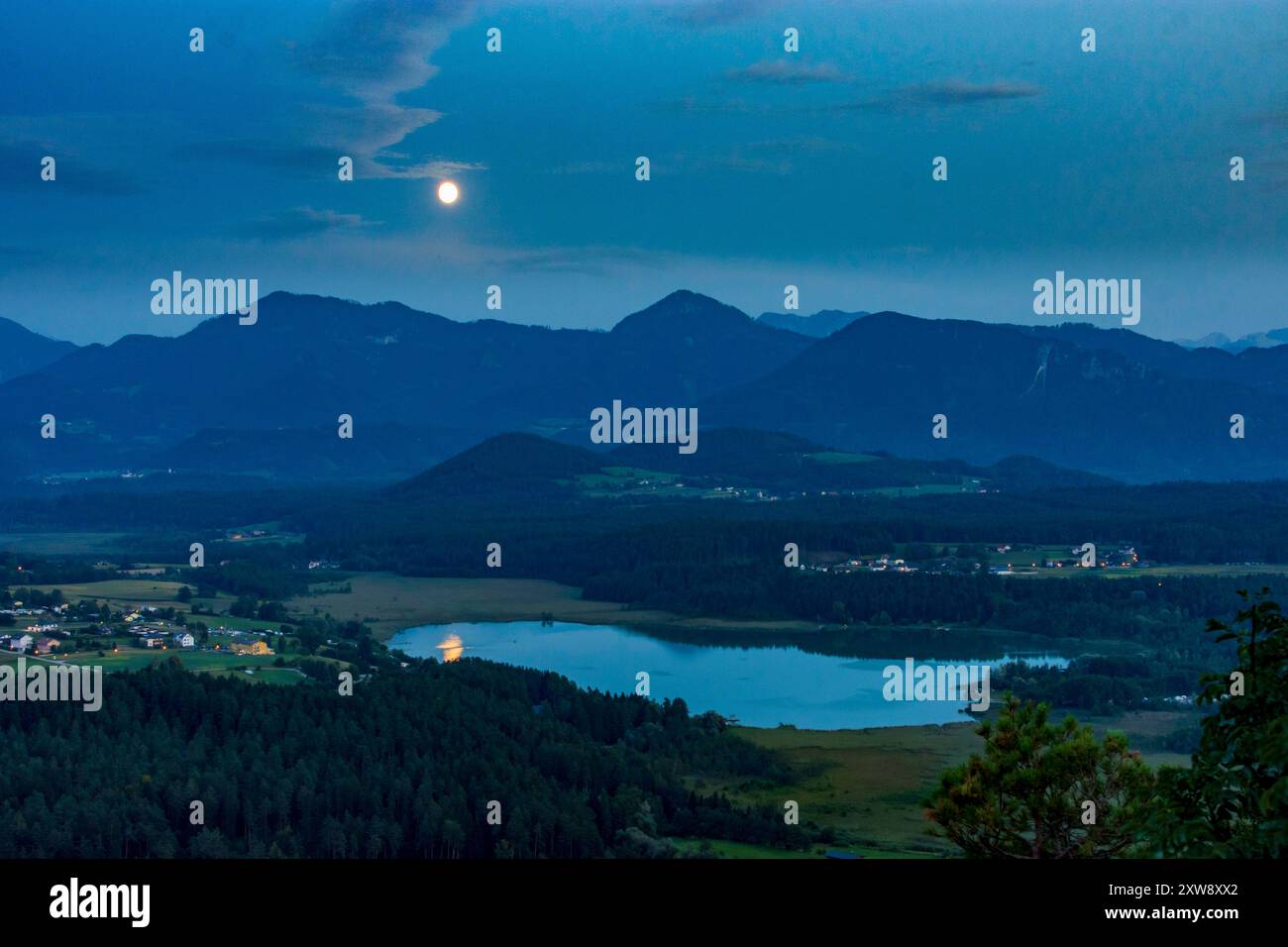 lake Turnersee, Karawanken Karawanks mountain range, view from ...