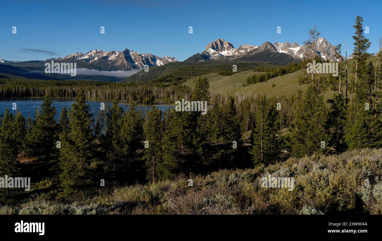 Idaho’s Sawtooth Mountain range and Little Redfish Lake Stock Photo - Alamy